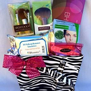 Ulta Beauty | Makeup | Gift Baskets Makeuppmsbathbdaycongrats | Poshmark